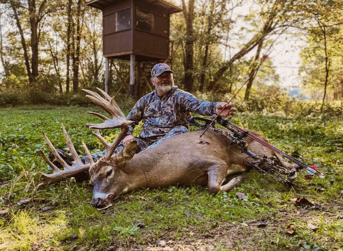 How Big Is a Buck? Scoring 170″, 180″ and 200″ (With Photo Examples ...