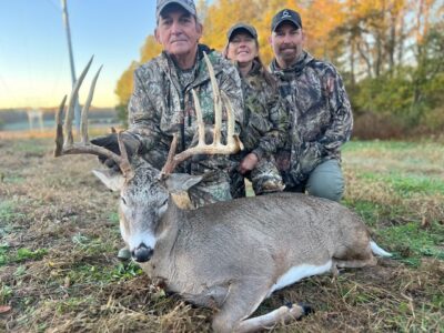 How Big Is a Buck? Scoring 170″, 180″ and 200″ (With Photo Examples ...